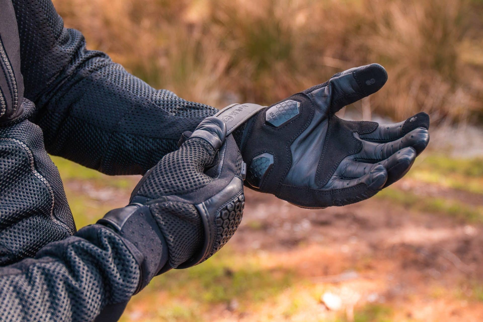 Guide to the best hot weather motorcycle gear KNOX