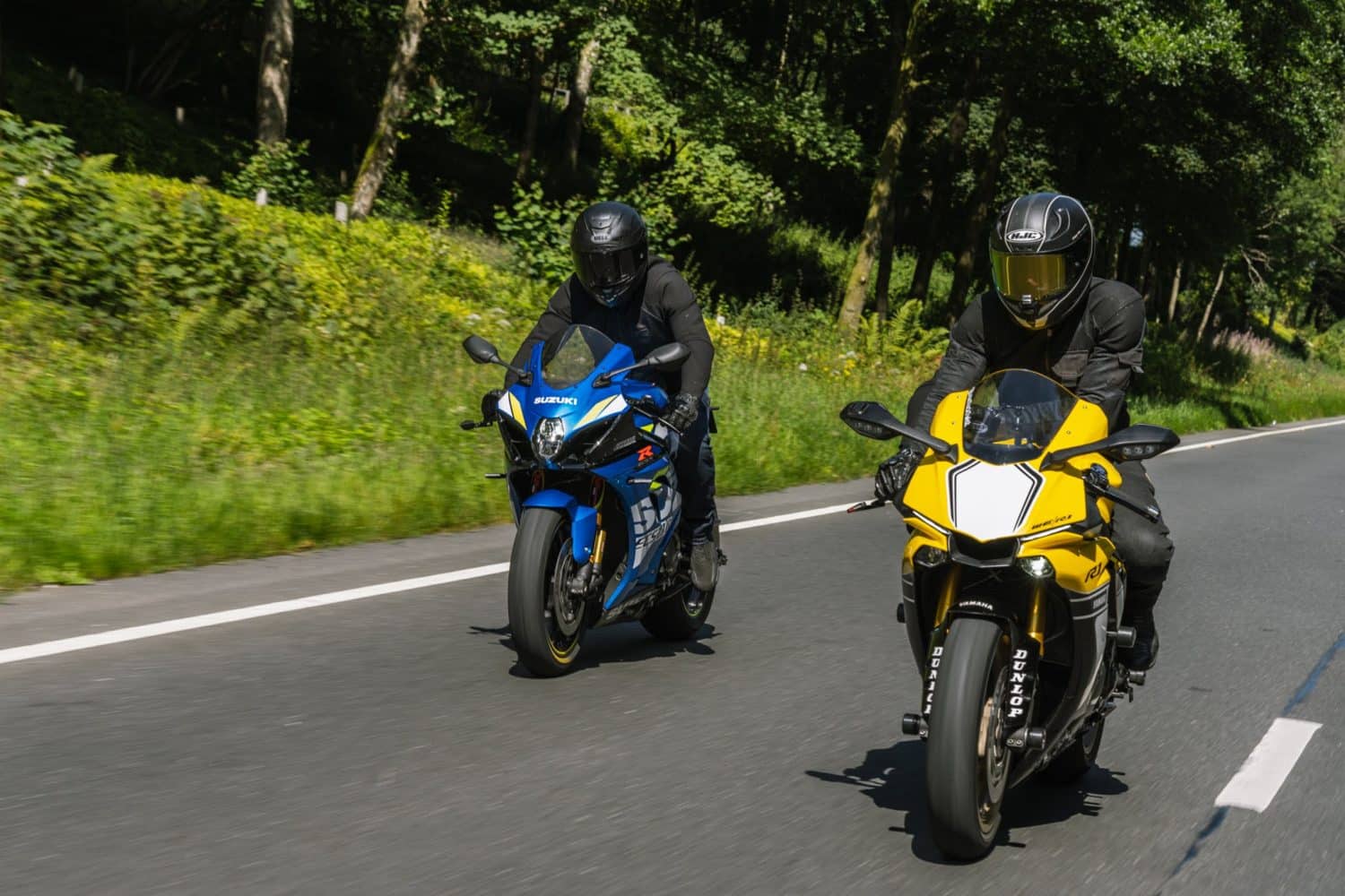 Yamaha R1 vs Suzuki GSXR 1000 – Knox Superbike Shootout 🔥 P.1 The road ...