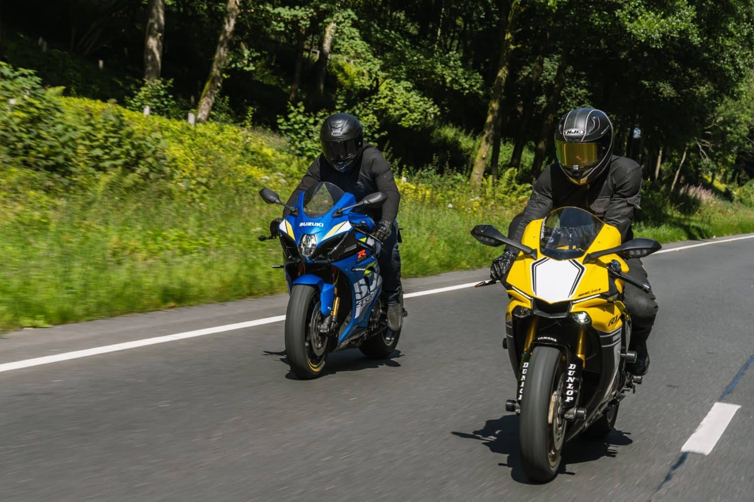 Yamaha R1 vs Suzuki GSXR 1000 – Knox Superbike Shootout 🔥 P.1 The road ...