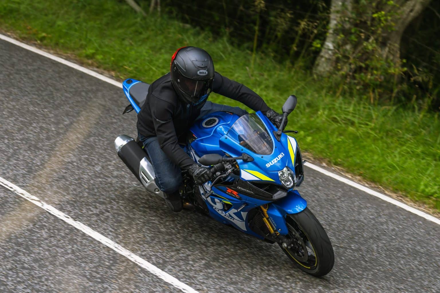 Yamaha R1 vs Suzuki GSXR 1000 – Knox Superbike Shootout 🔥 P.1 The road. - Knox