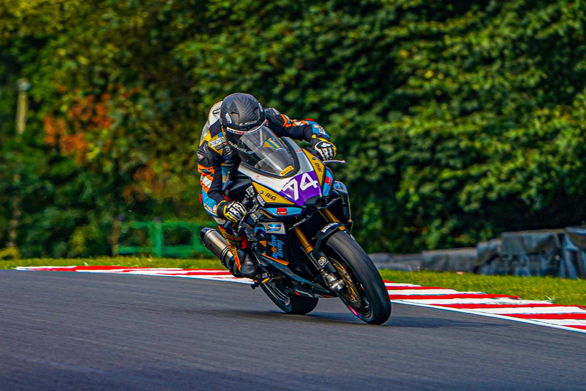 Knox Sponsored Rider: Finn Smart-Weeden - Knox